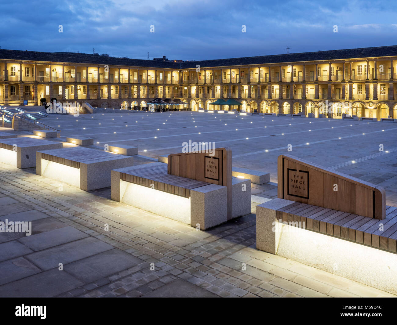 Piece hall halifax hi-res stock photography and images - Alamy