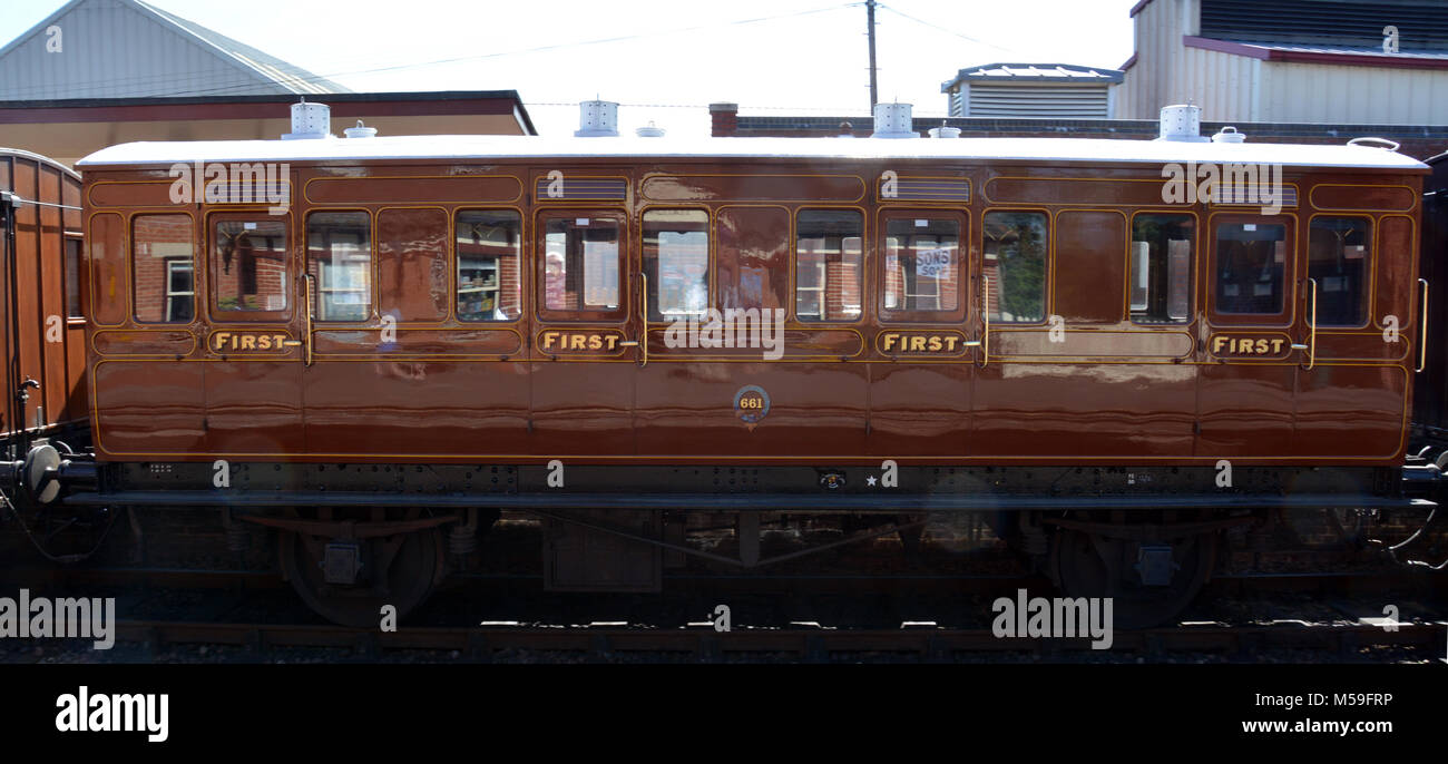 First Class carriage at The Bluebell Railway - Steam train preservation ...