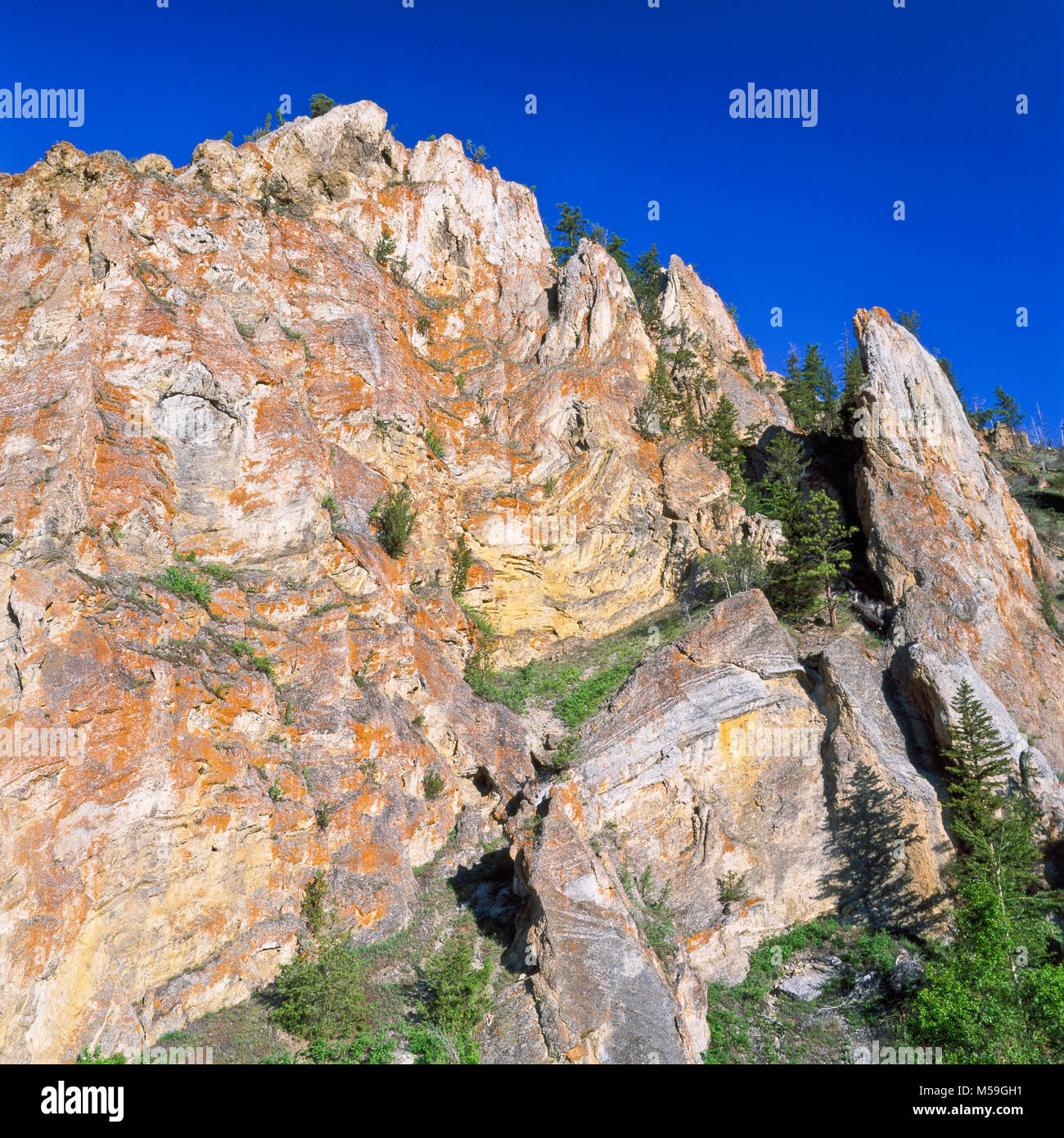 Folding cliff hi-res stock photography and images - Alamy