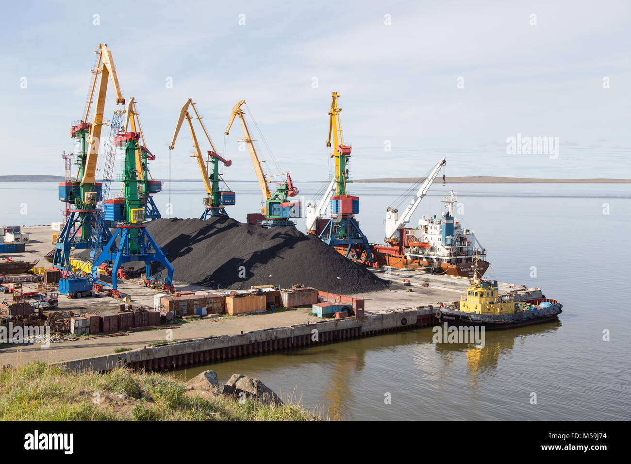 Coal terminal hi-res stock photography and images - Alamy