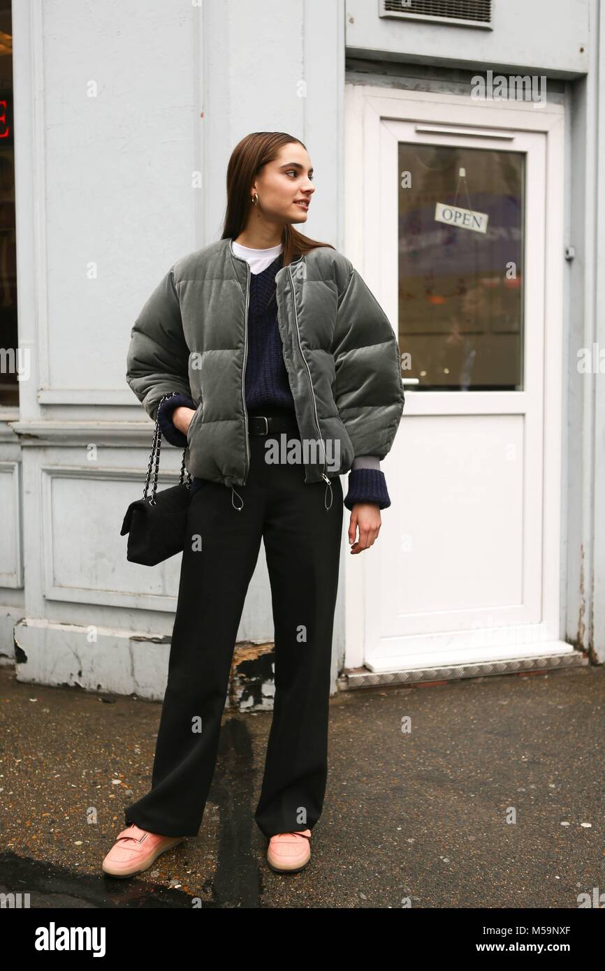 London, Grossbritannien. 19th Feb, 2018. Model Romy Schonberger ...