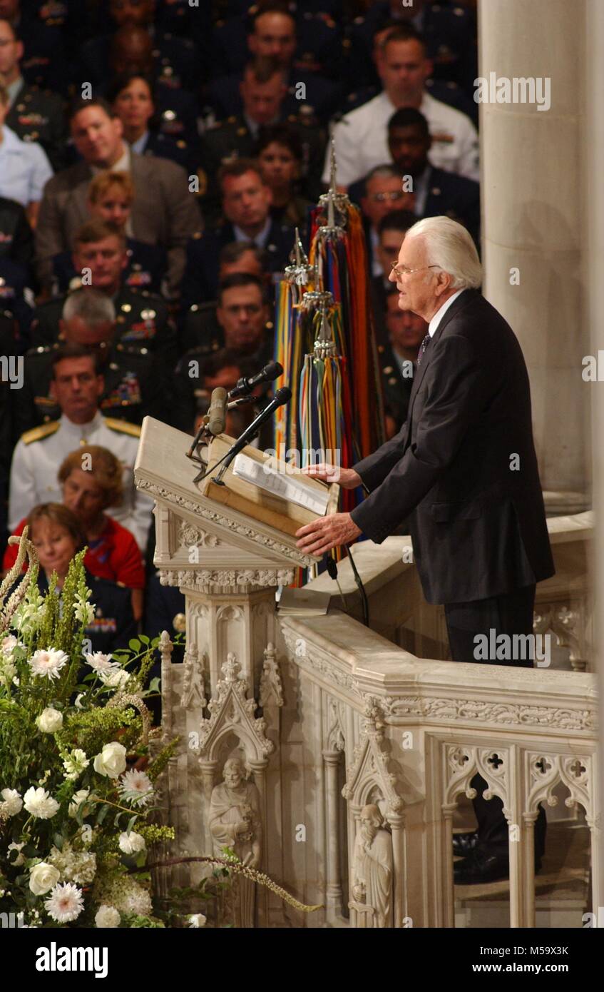 Billy graham national prayer day 2001 hi-res stock photography and ...