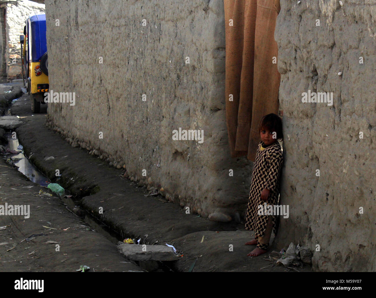Girl in pakistan peshawar hi-res stock photography and images - Alamy