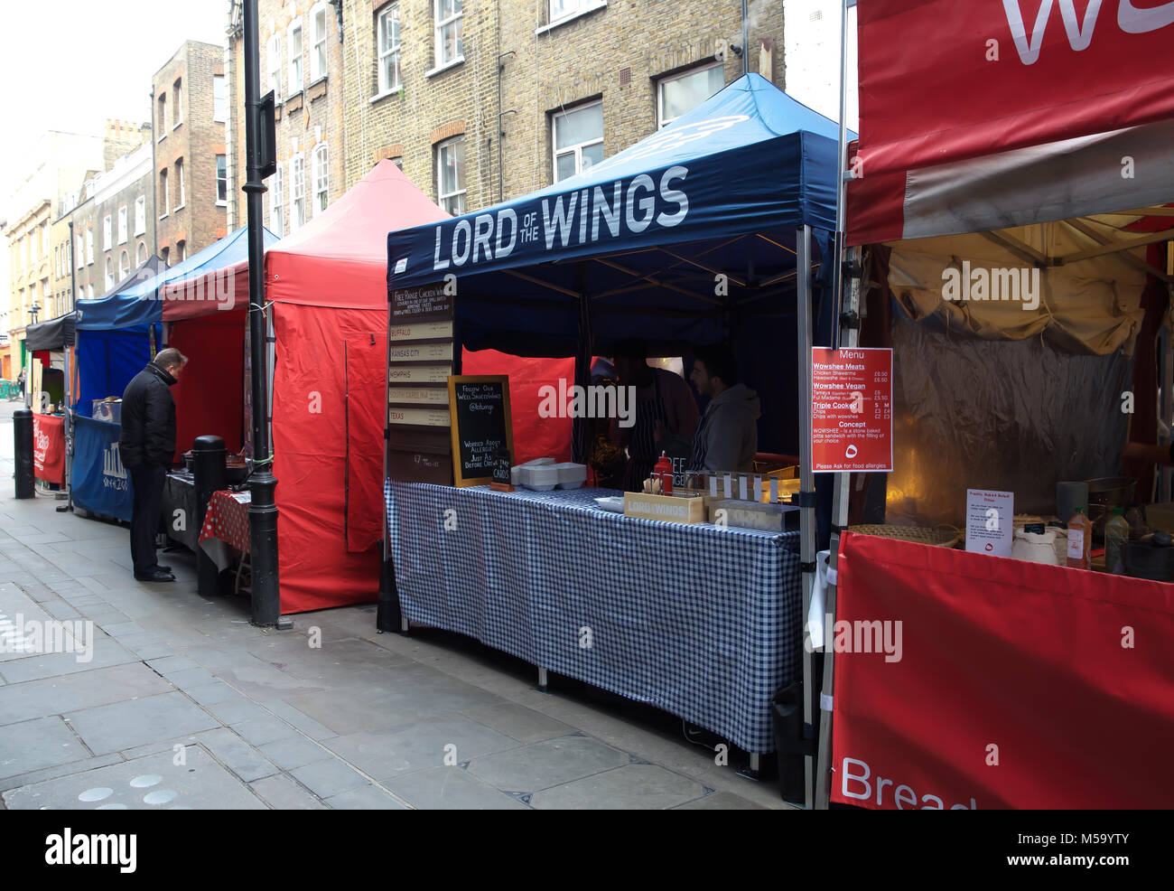 London, UK. 21st Feb, 2018. Dull and overcast day in London as people ...