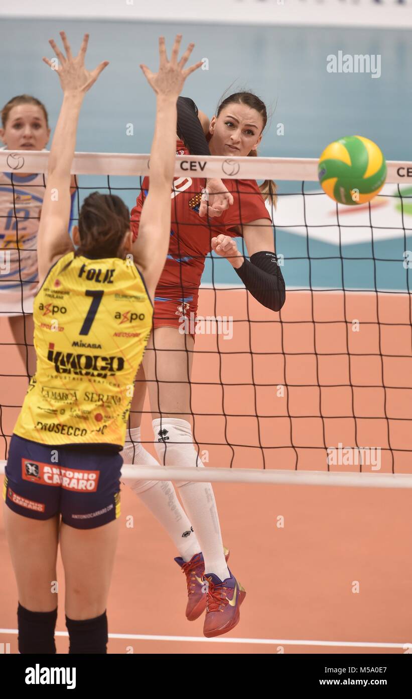 Prostejov, Czech Republic. 21st Feb, 2018. L-R Raphaela Folie (Imoco ...