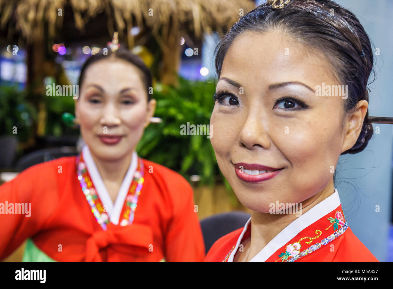 Chinese lady cruise hi-res stock photography and images - Alamy
