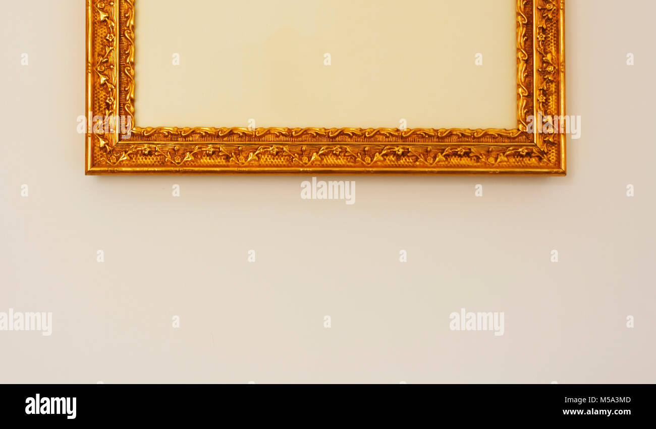Gold frame hi-res stock photography and images - Alamy