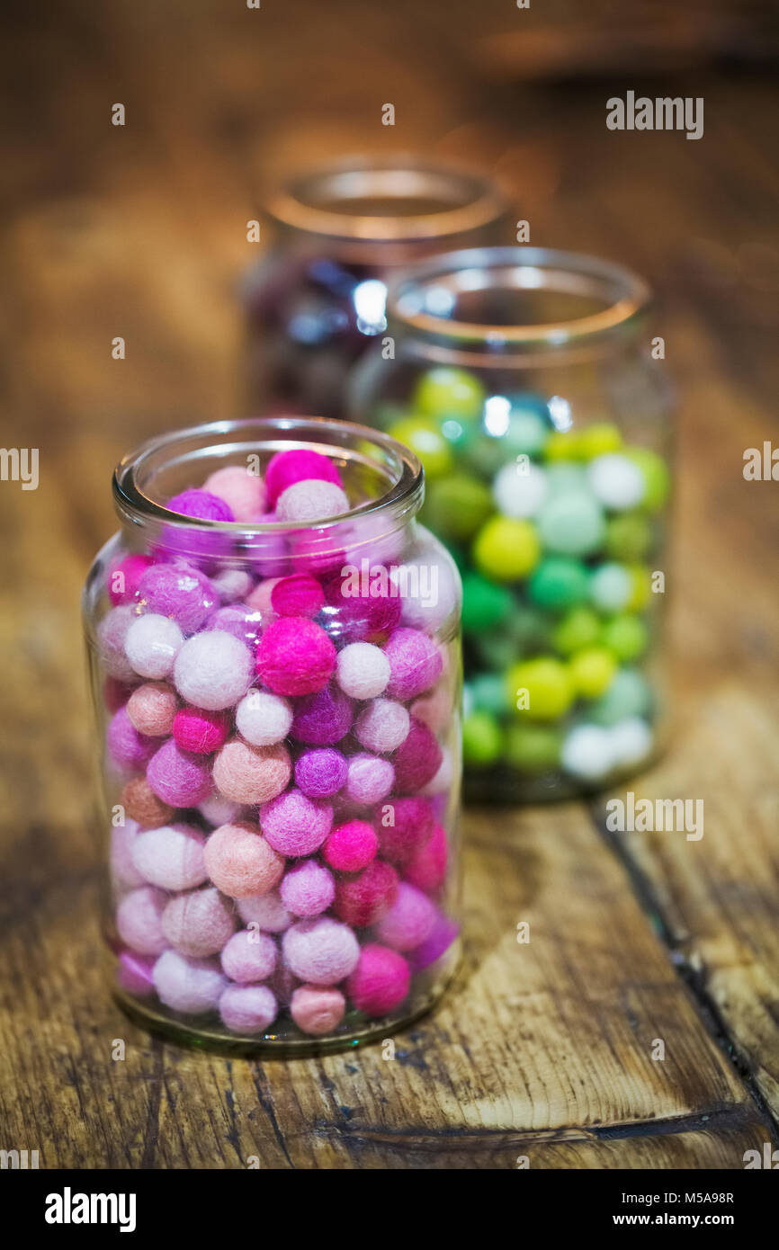 Colourful small balls hi-res stock photography and images - Alamy