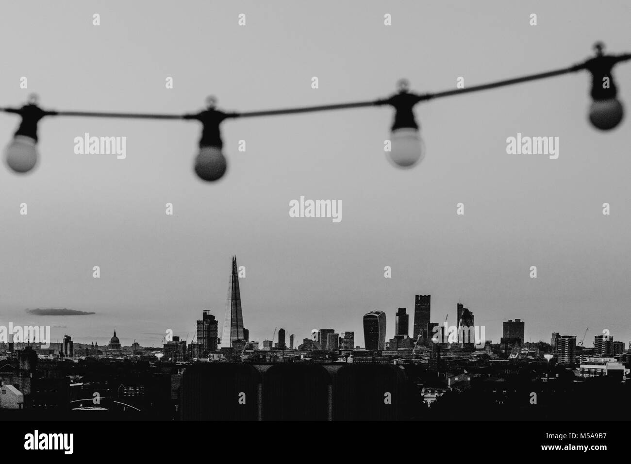 London skyline silhouette Black and White Stock Photos & Images - Alamy