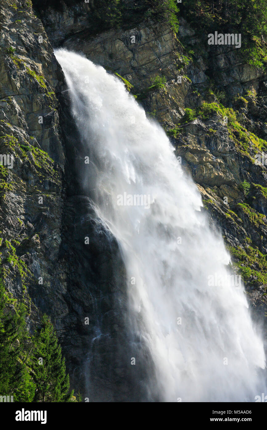 Stäubifall - 100 m, Alp Aesch, Uri, Schweiz Stock Photo - Alamy
