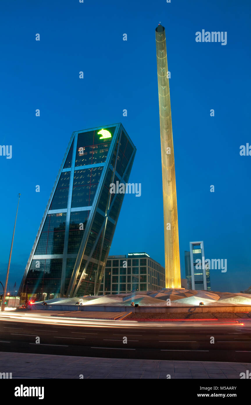 Plaza de Castilla, Obelisk and KIO Tower, night view. Madrid, Spain ...