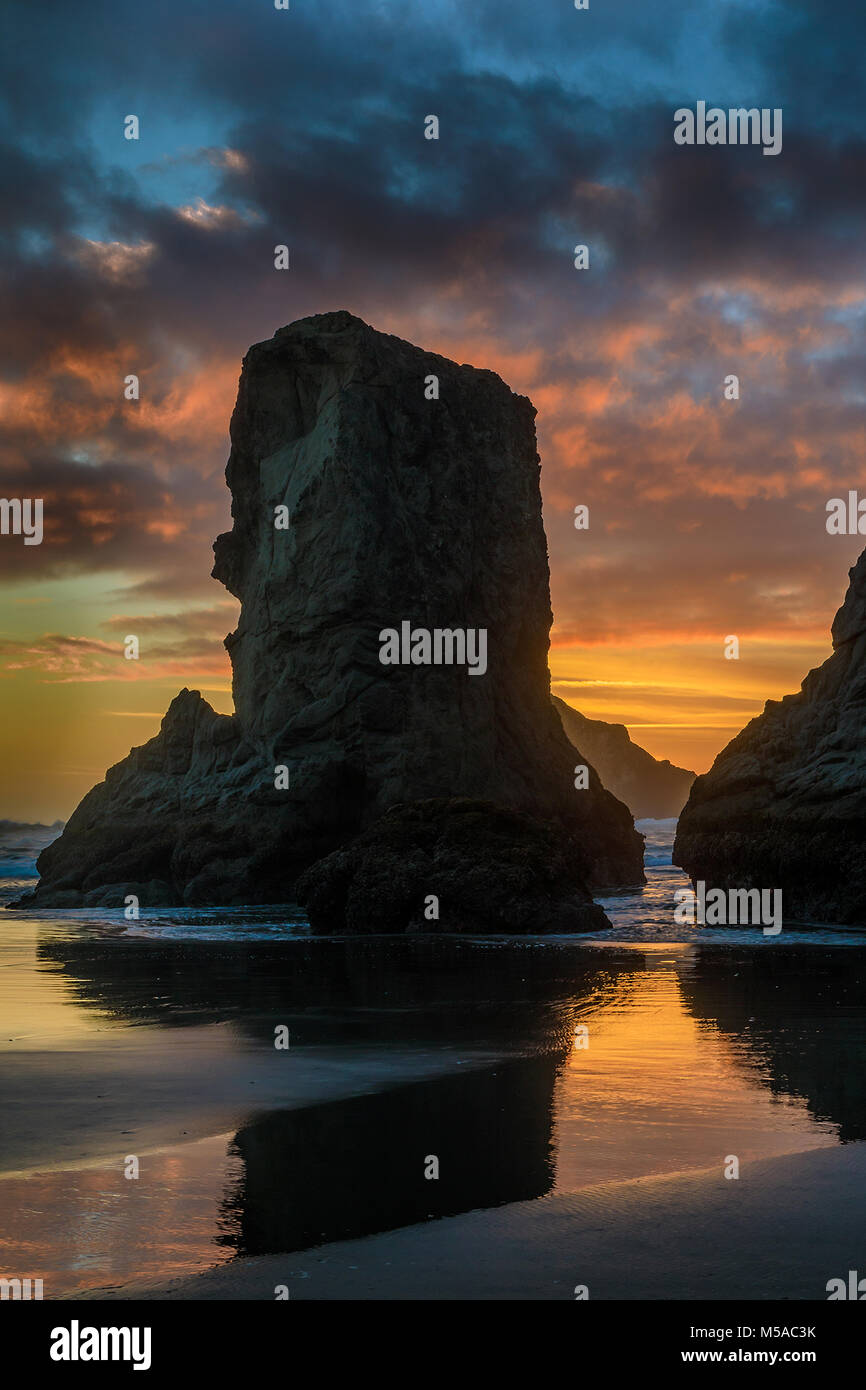 USA Sea Stack Sunset Bandon Oregon Coast Pacific Northwest Stock Photo ...
