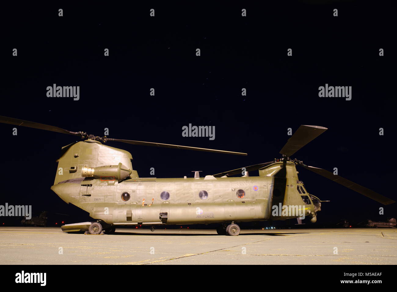 Boeing Vertol CH-47, Chinook Helicopter, RAF Odiham Stock Photo - Alamy