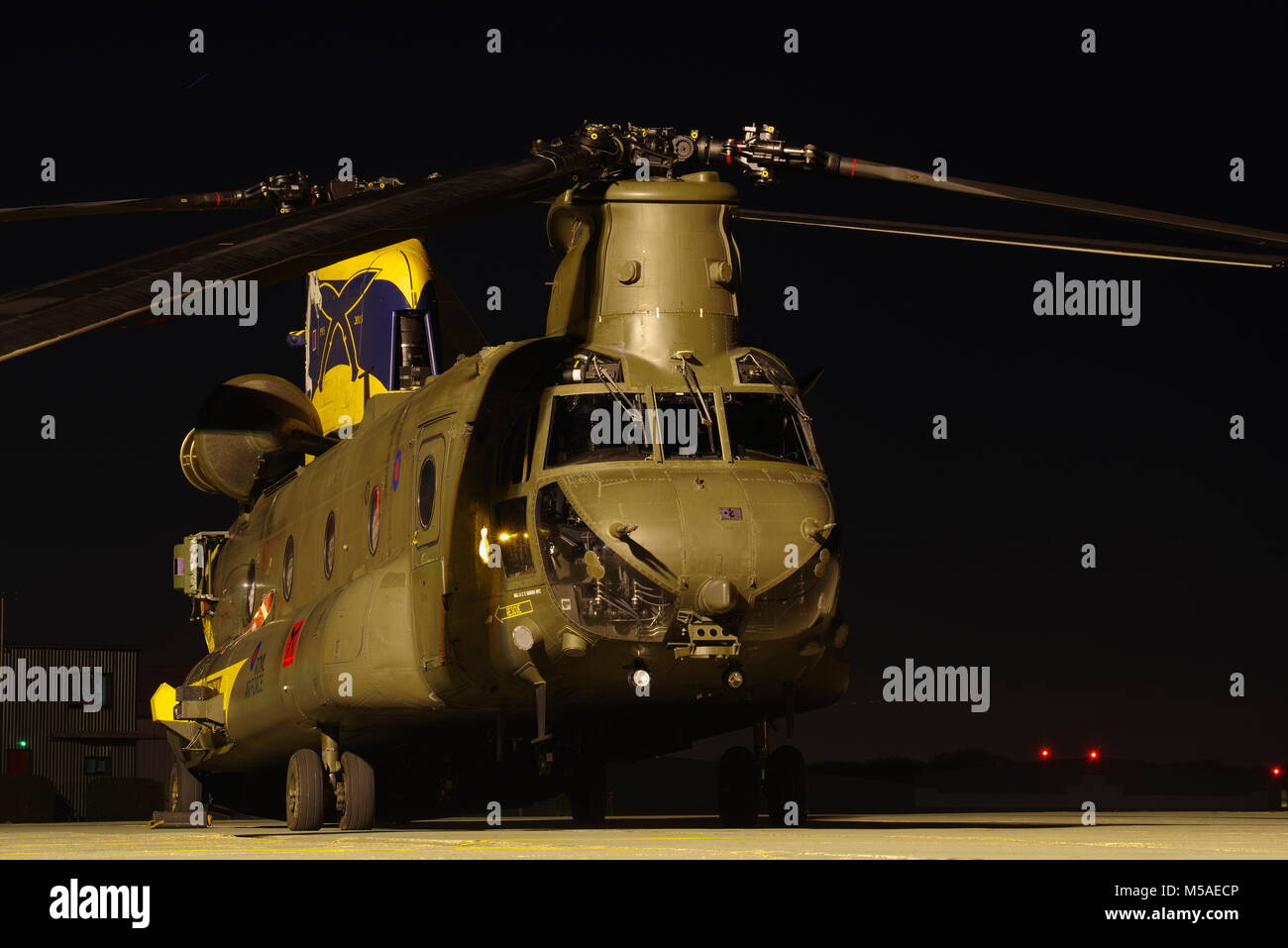 Boeing Vertol CH-47, Chinook Helicopter, RAF Odiham Stock Photo - Alamy