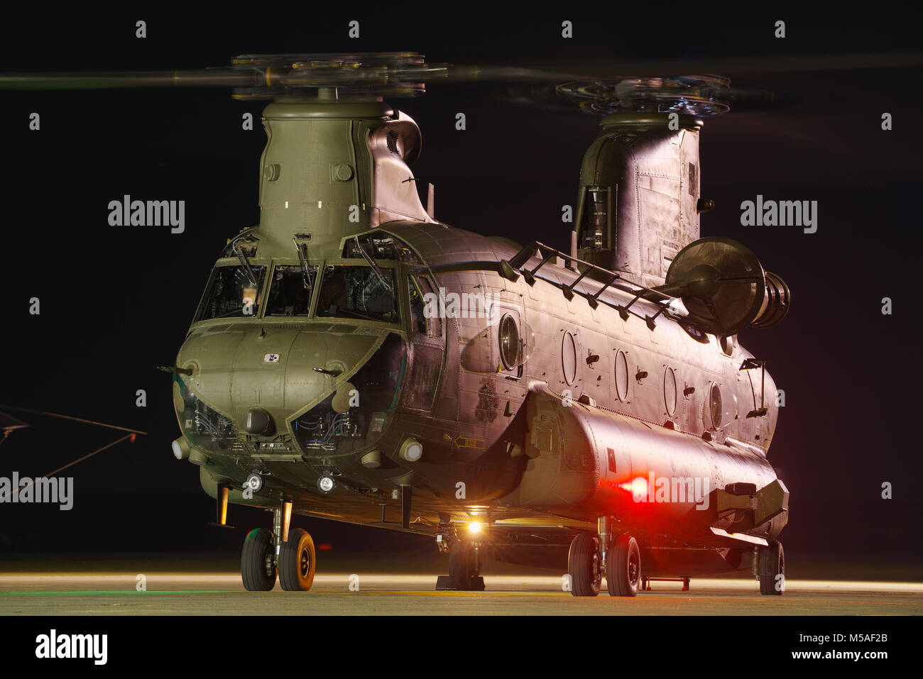 Boeing Vertol CH-47, Chinook Helicopter, RAF Odiham Stock Photo - Alamy