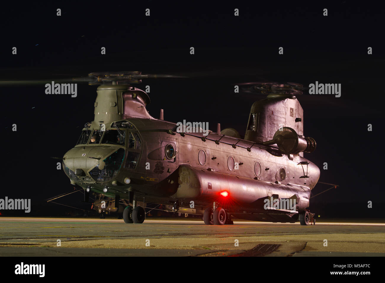 Boeing Vertol CH-47, Chinook Helicopter, RAF Odiham Stock Photo - Alamy