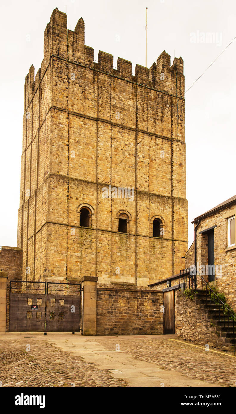 Historical yorkshire buildings hi-res stock photography and images - Alamy
