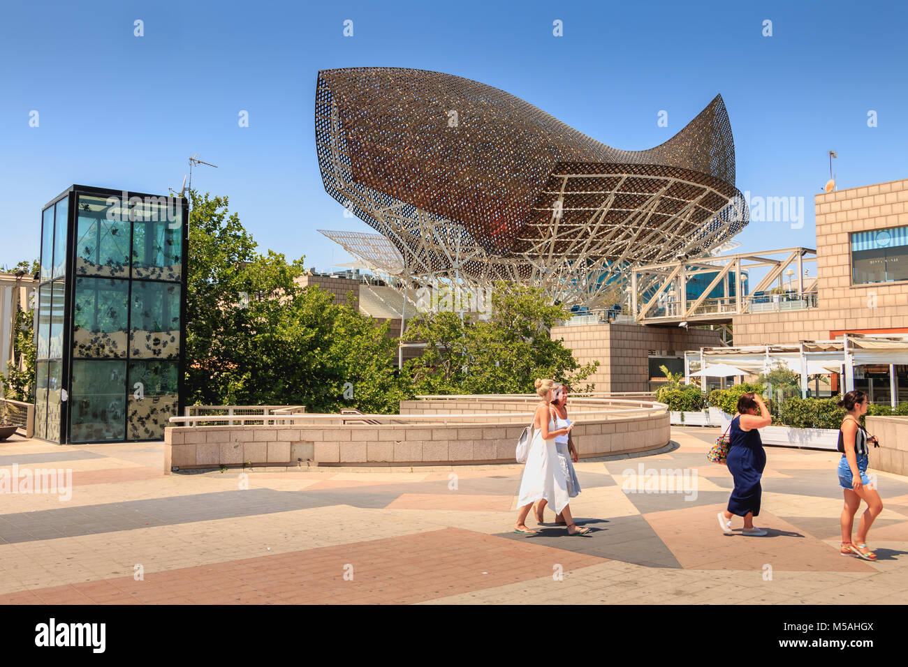 Torre frank gehry hi-res stock photography and images - Alamy