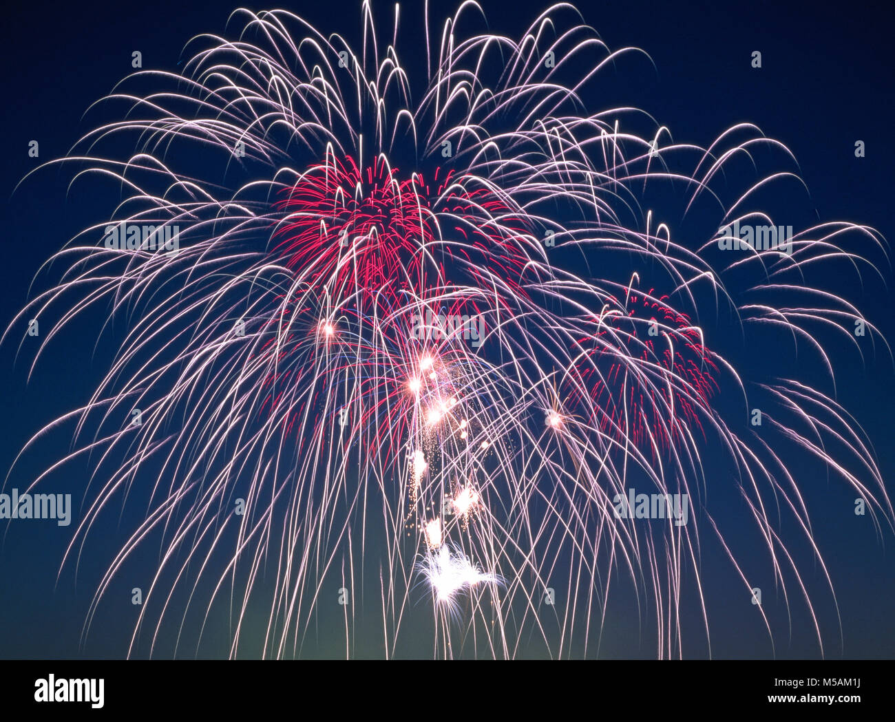 London fireworks hi-res stock photography and images - Alamy
