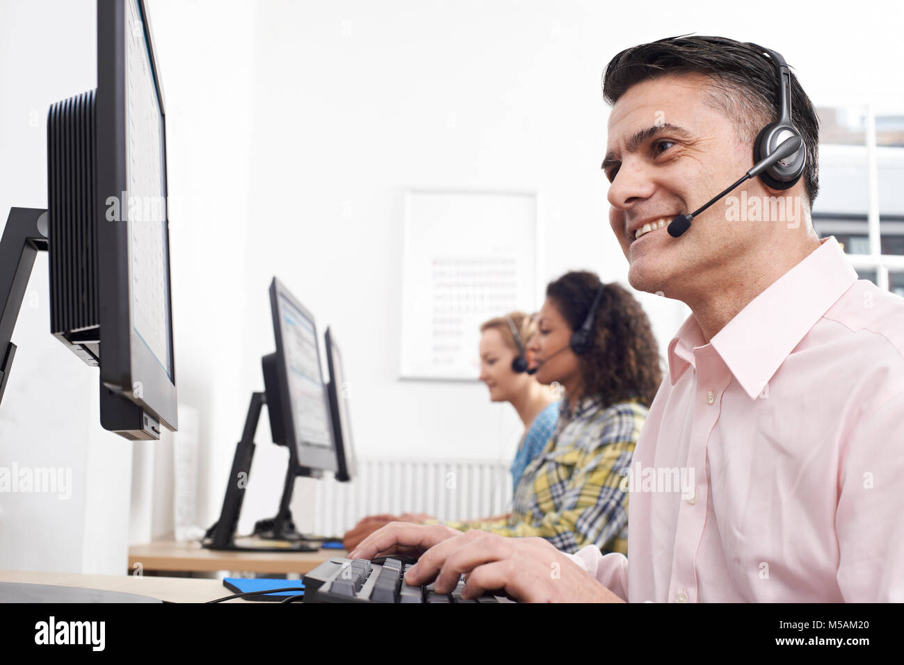 Customer call center hi-res stock photography and images - Alamy