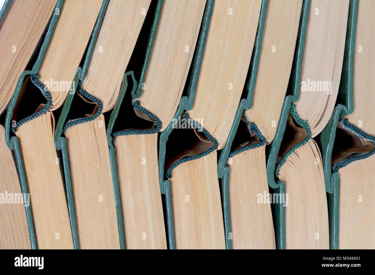 Hard bound books hi-res stock photography and images - Alamy