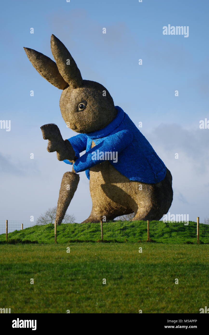 Peter rabbit sculpture straw hi-res stock photography and images - Alamy