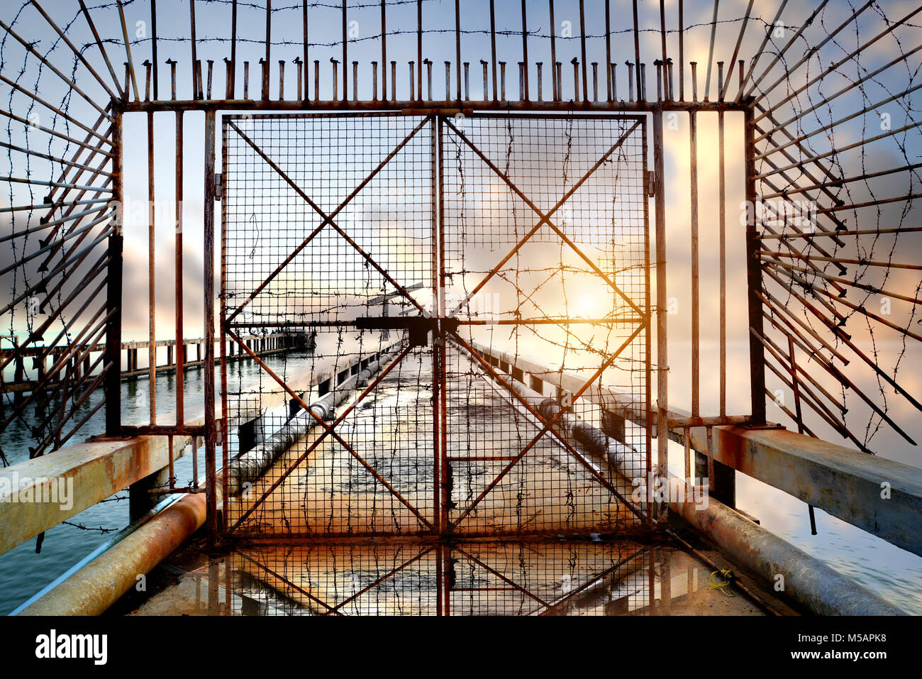 Concrete bridge door hi-res stock photography and images - Alamy