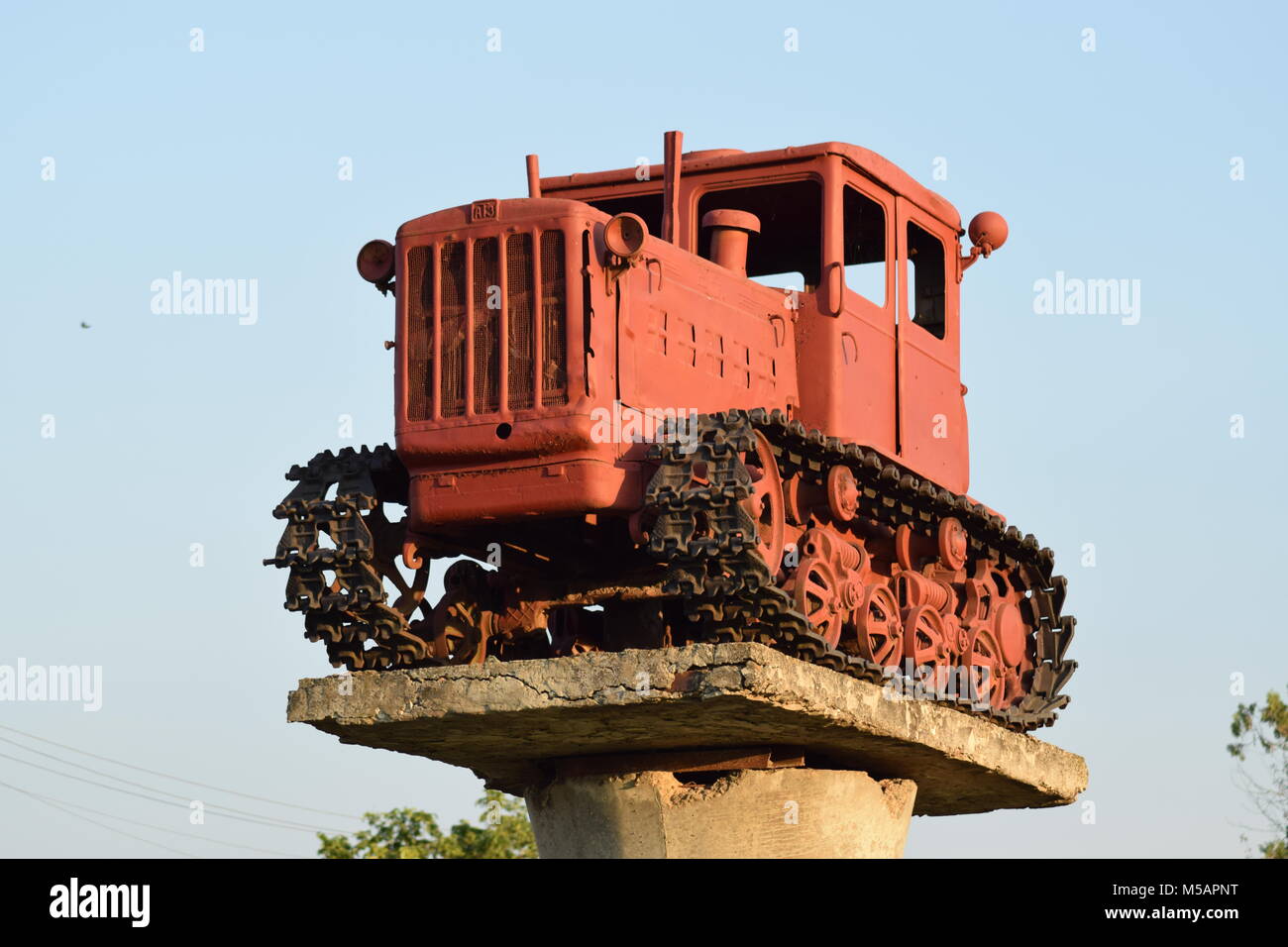 Tractor pedestal hi-res stock photography and images - Alamy