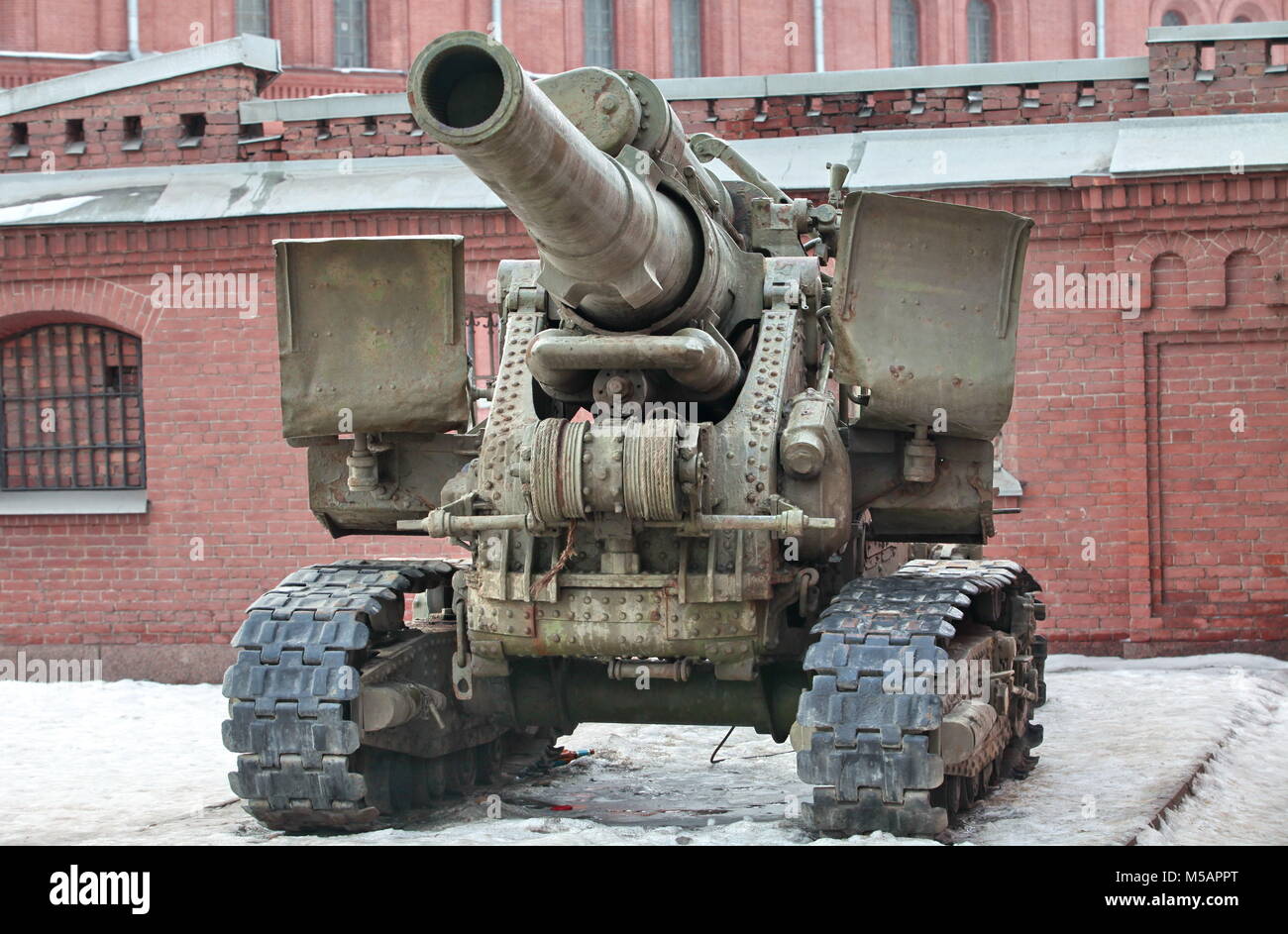Towed 203-mm howitzer B-4 arr. 1931 Stock Photo - Alamy