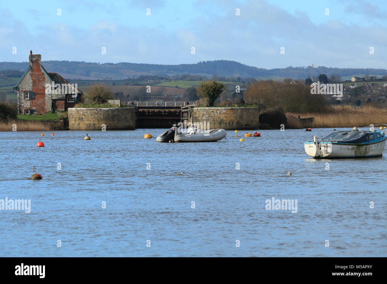 Lock cottage topsham hi-res stock photography and images - Alamy