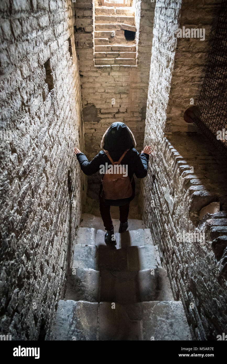Crypt architecture hi-res stock photography and images - Alamy