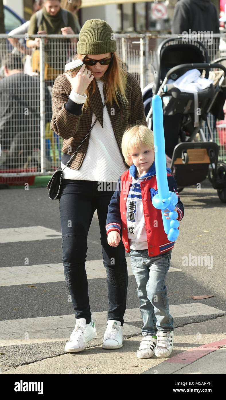 Kate Mara goes to the Farmers Market with her family Featuring: Kate ...