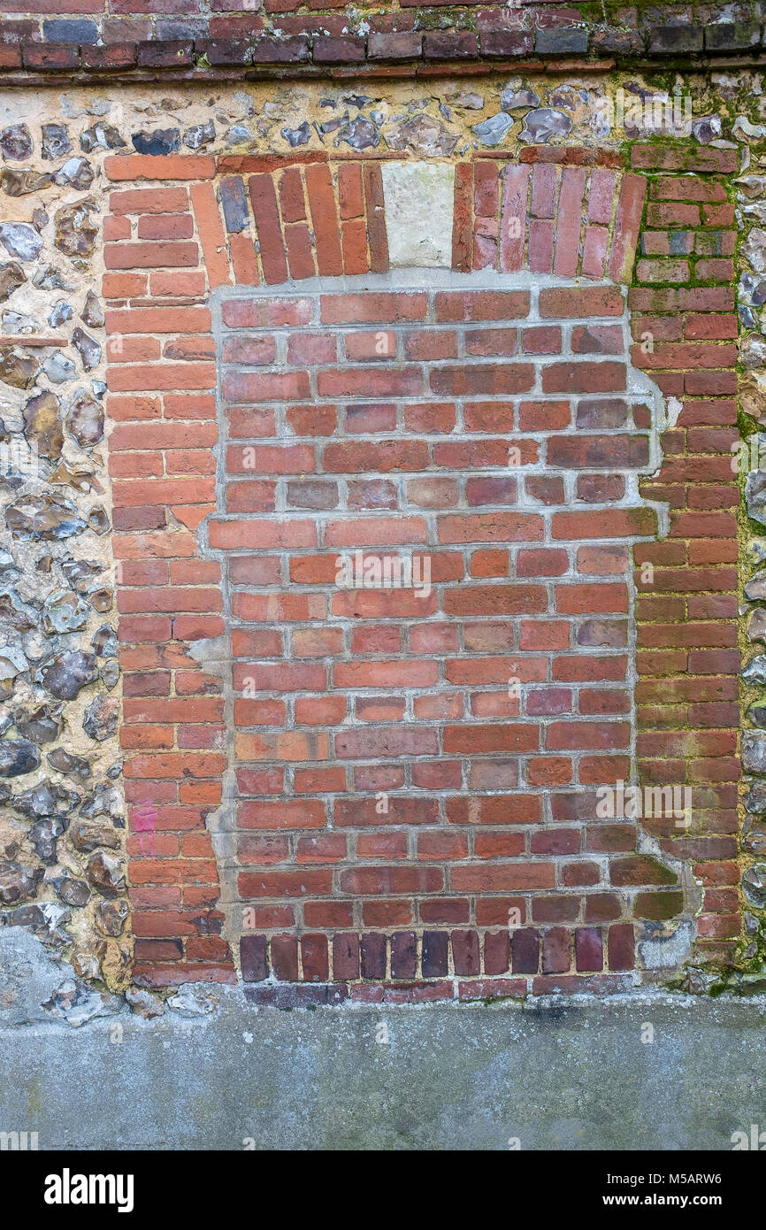 Flint and brick exterior hi-res stock photography and images - Alamy