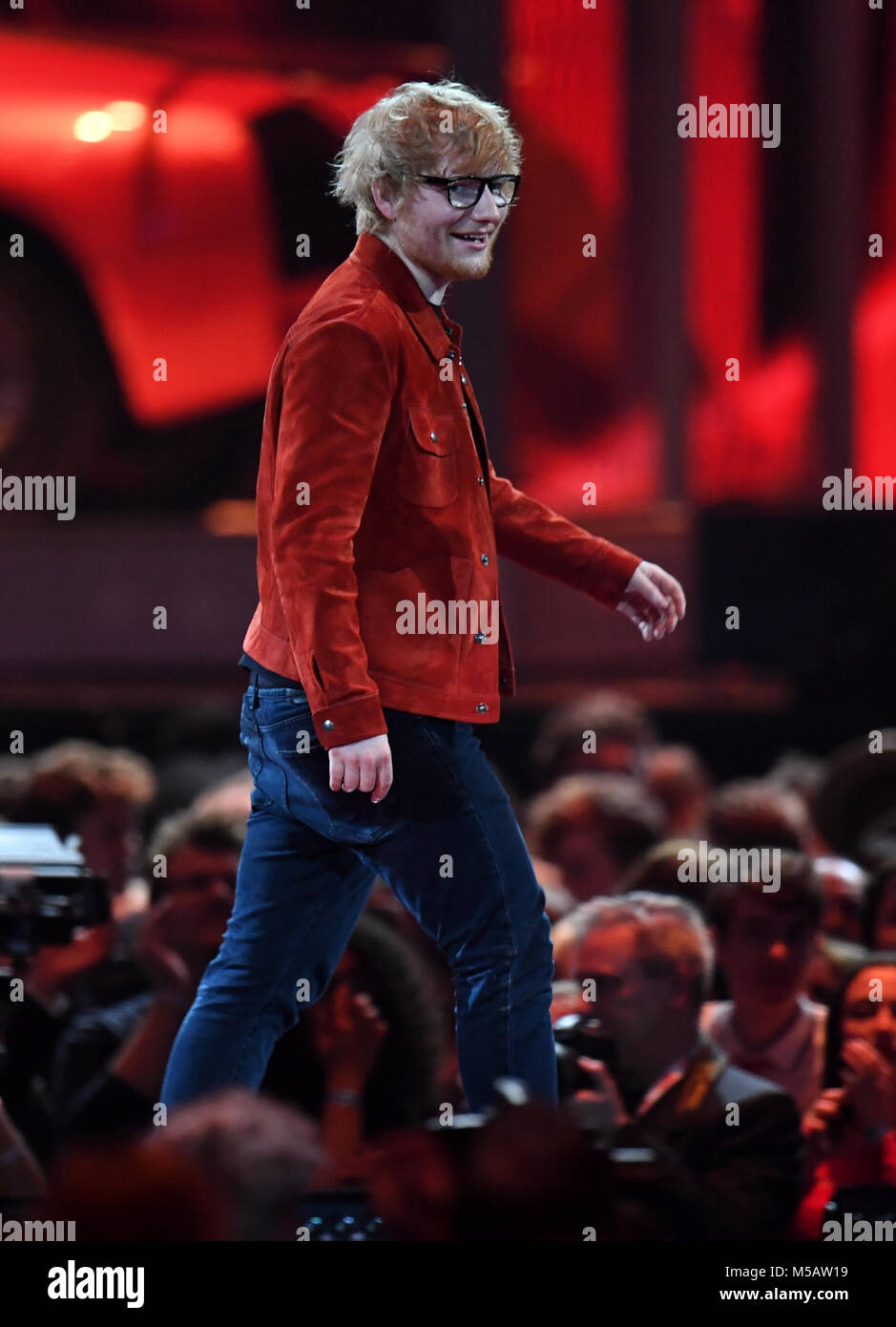 Ed sheeran 2018 award hi-res stock photography and images - Alamy