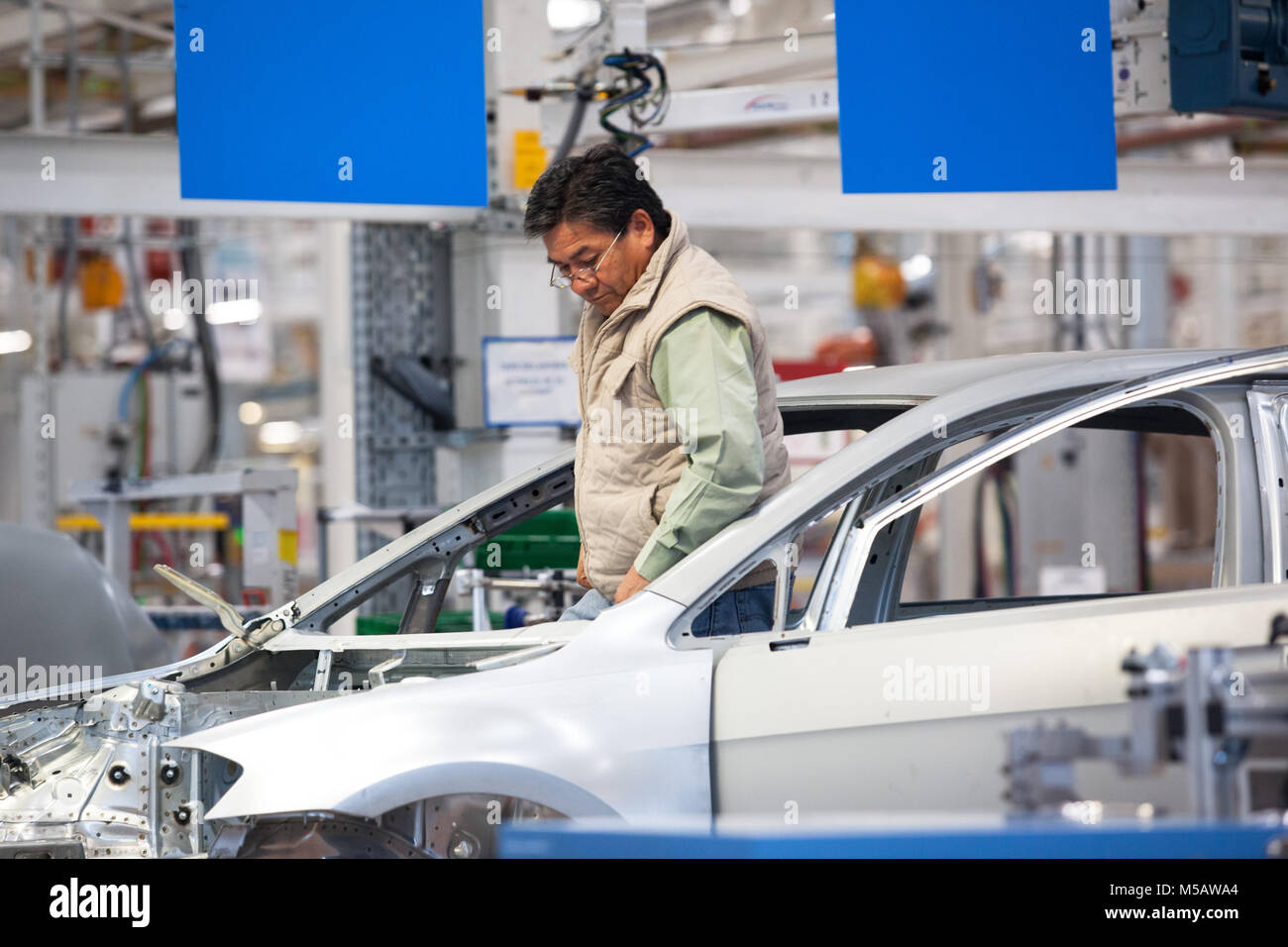 Volkswagen mexico factory hi-res stock photography and images - Alamy