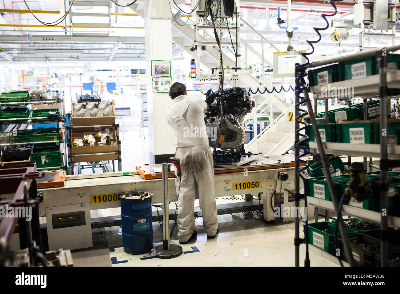 Volkswagen mexico factory hi-res stock photography and images - Alamy