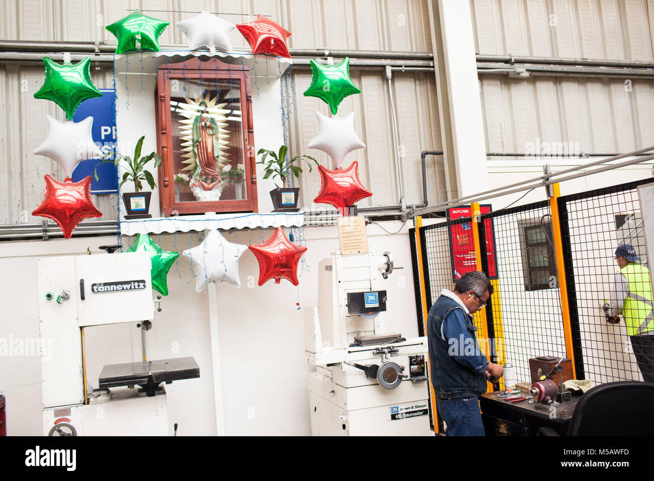 Mexico car assembly plant hi-res stock photography and images - Alamy