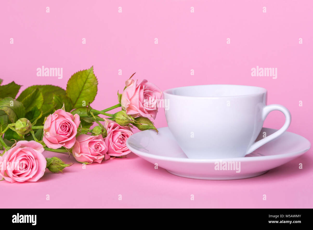 Bouquet pink roses coffee hi-res stock photography and images - Alamy