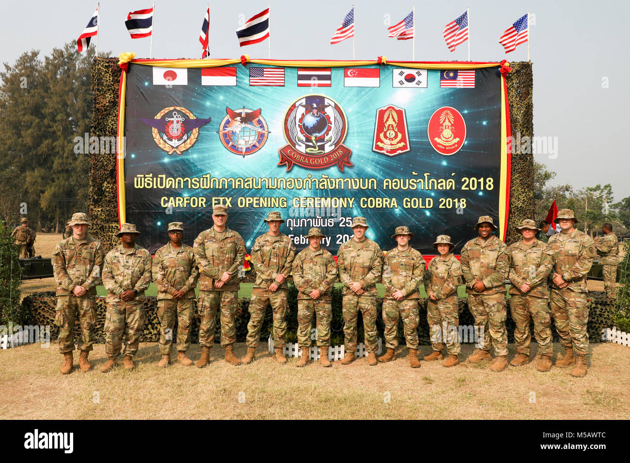 U.S. Army Soldiers with Headquarters and Headquarters Company, 2nd ...