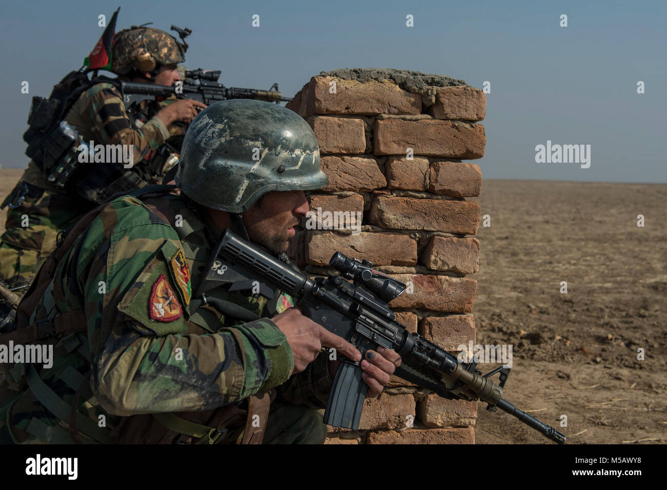 Afghan Commandos practice movement drills during a training evolution ...