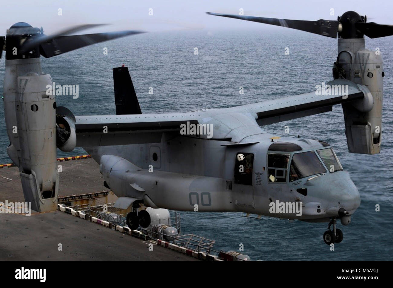 A U.S. Marine Corps MV-22B Osprey with Marine Medium Tiltrotor Squadron (VMM) 162 (Reinforced ...