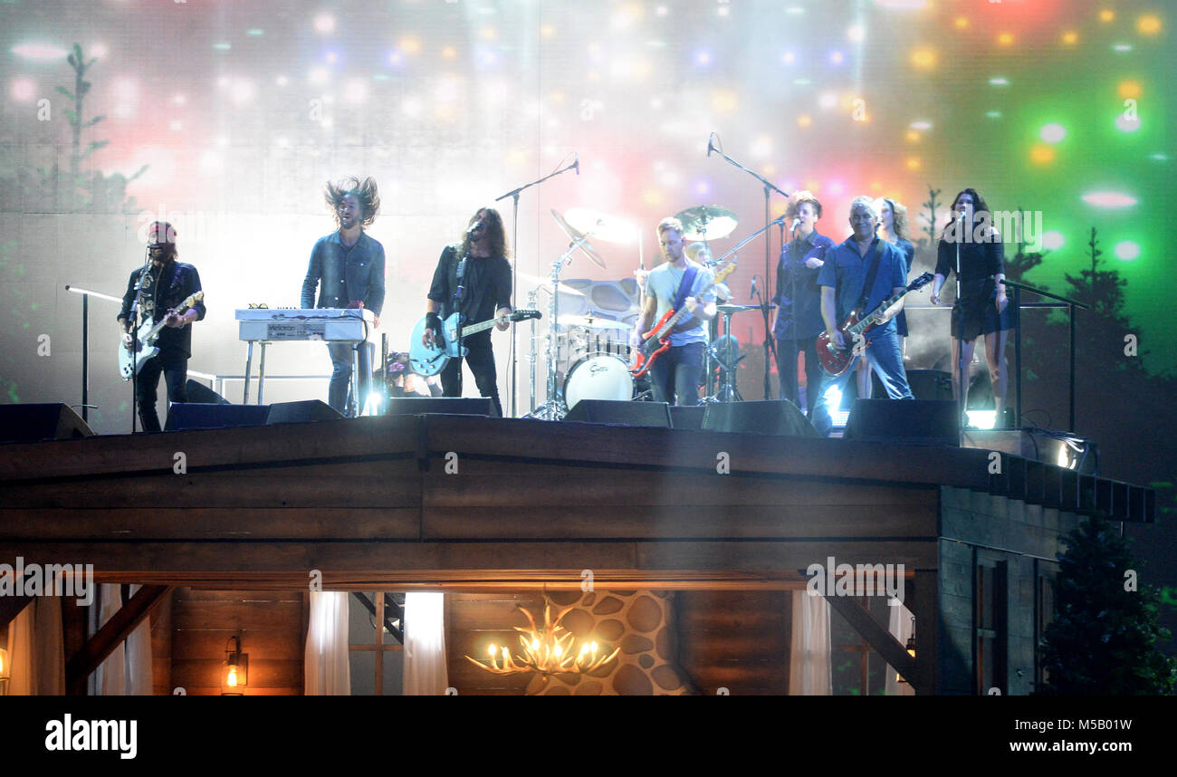 Foo fighters hi-res stock photography and images - Alamy