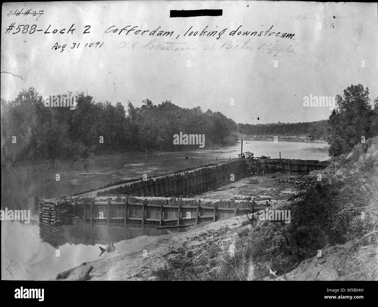 This is a coffer dam looking downstream on the Cumberland River in ...