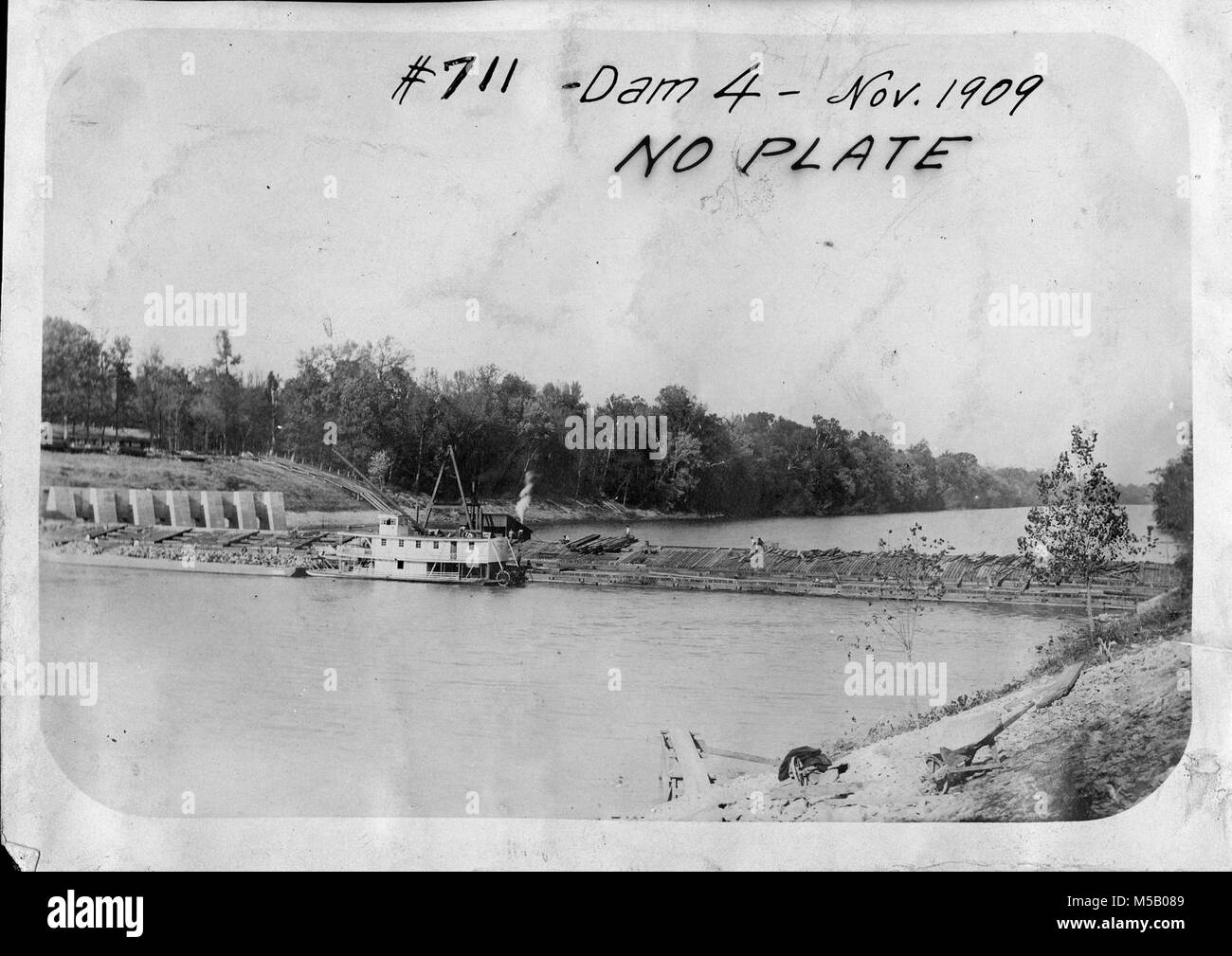 Construction continues on Dam No. 4 on the Cumberland River in ...