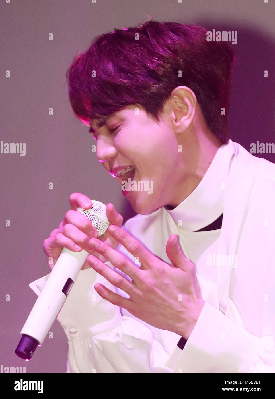 20th Feb, 2018. S. Korean singer Yang Yo-seob Yang Yo-seob, a member of ...