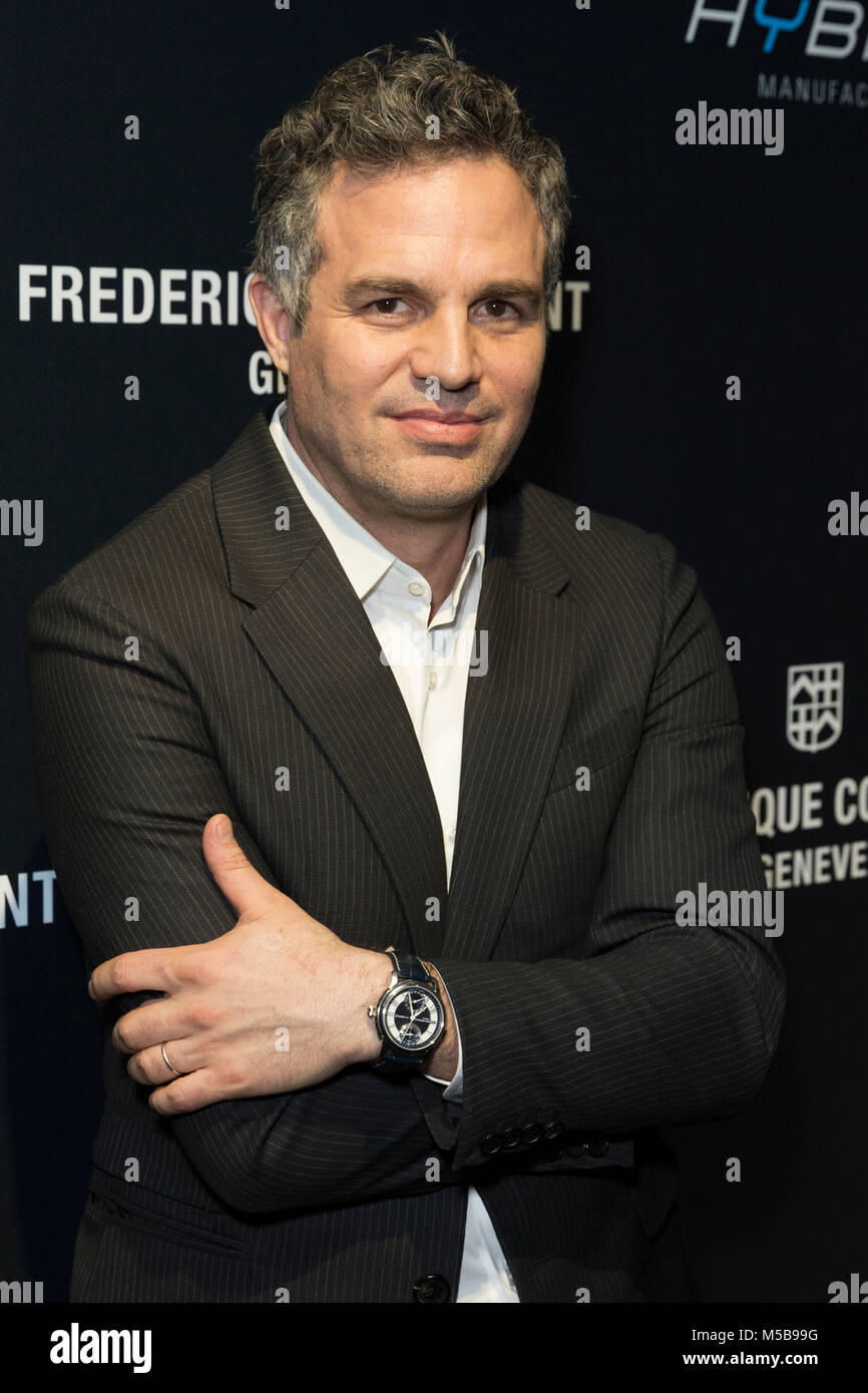 Smart watches 2018 hi-res stock photography and images - Alamy