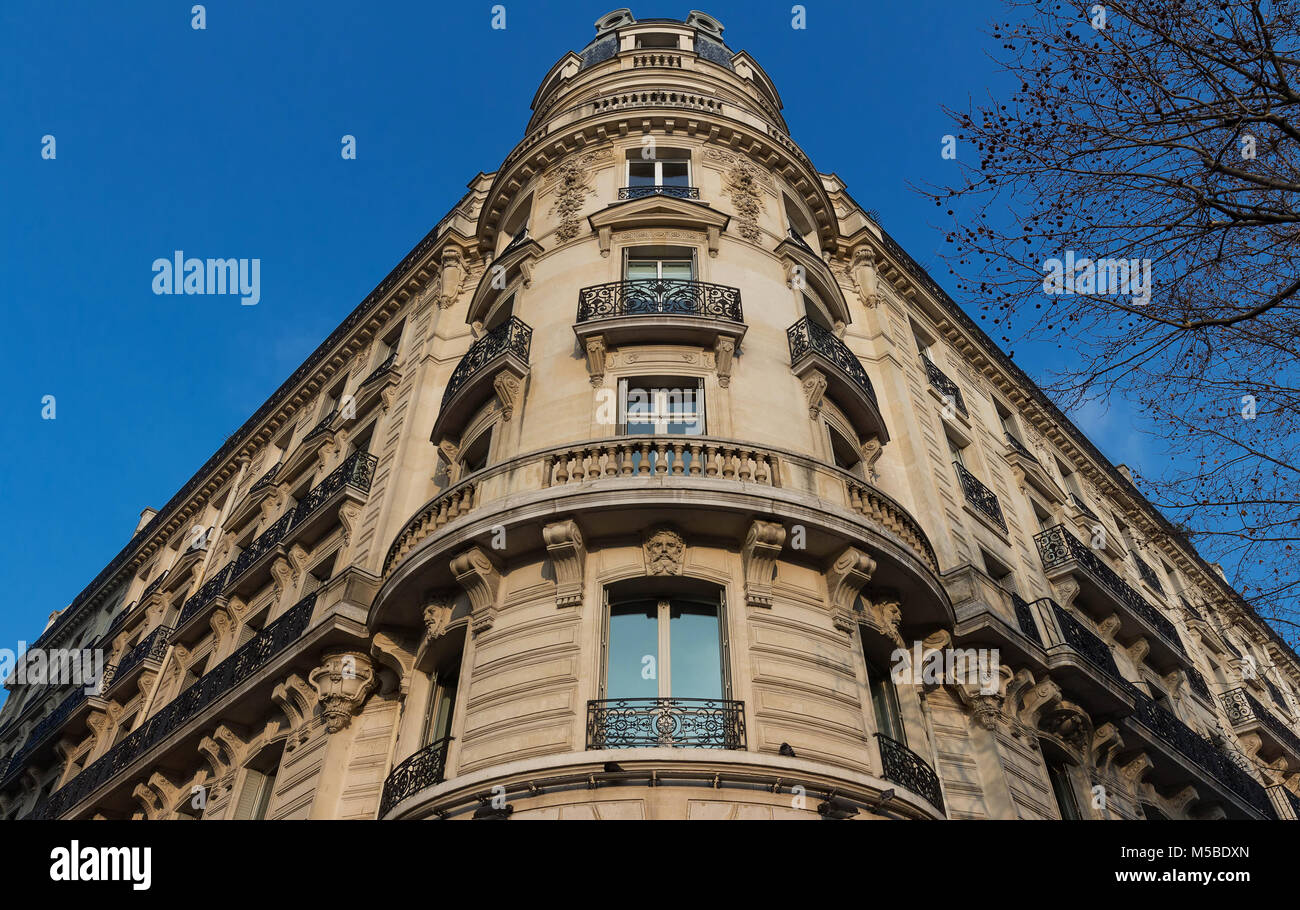 The traditional facade of Parisian building, France Stock Photo - Alamy