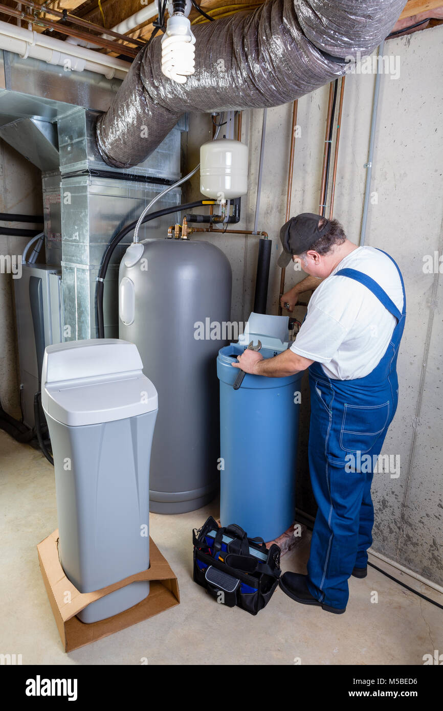 Installing a water tank hi-res stock photography and images - Alamy