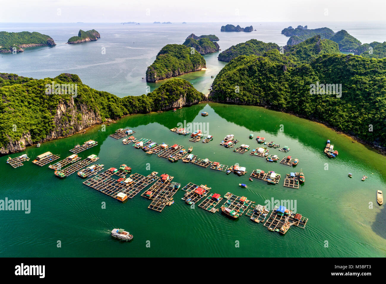 Floating fishing village and rock island in " Lan Ha " Bay, Vietnam ...