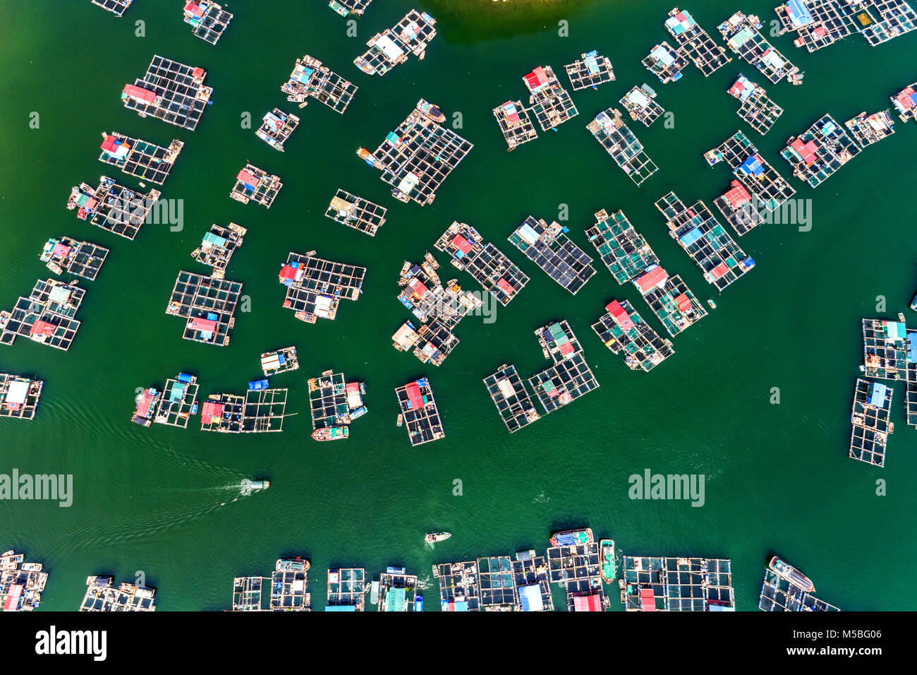 Floating fishing village and rock island in " Lan Ha " Bay, Vietnam ...